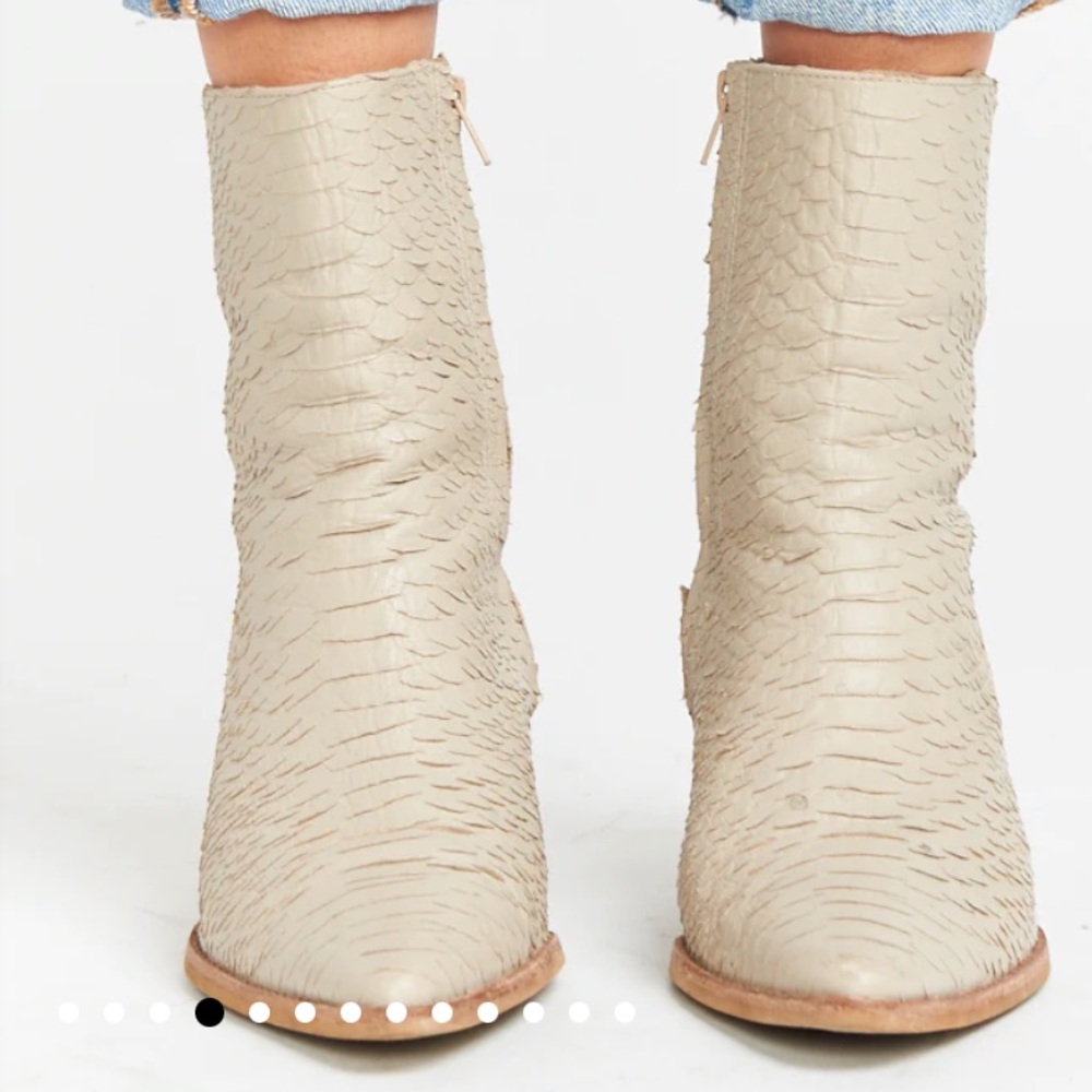 Matisse Ivory Croc Embossed Leather Western Boots - Gem